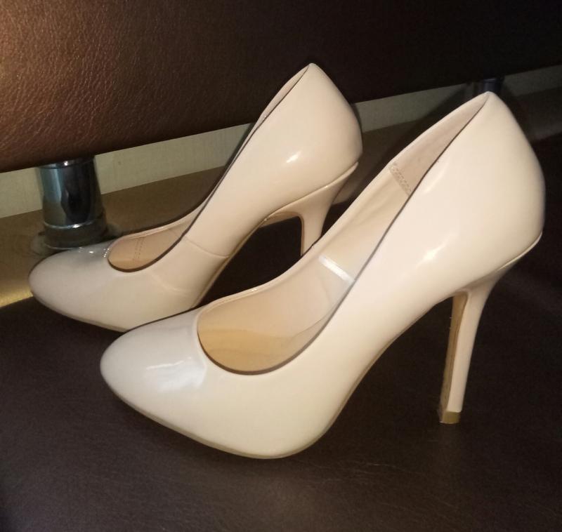 Красивые туфли на каблуке! р.39 — цена 450 грн в каталоге Туфли Купить ...