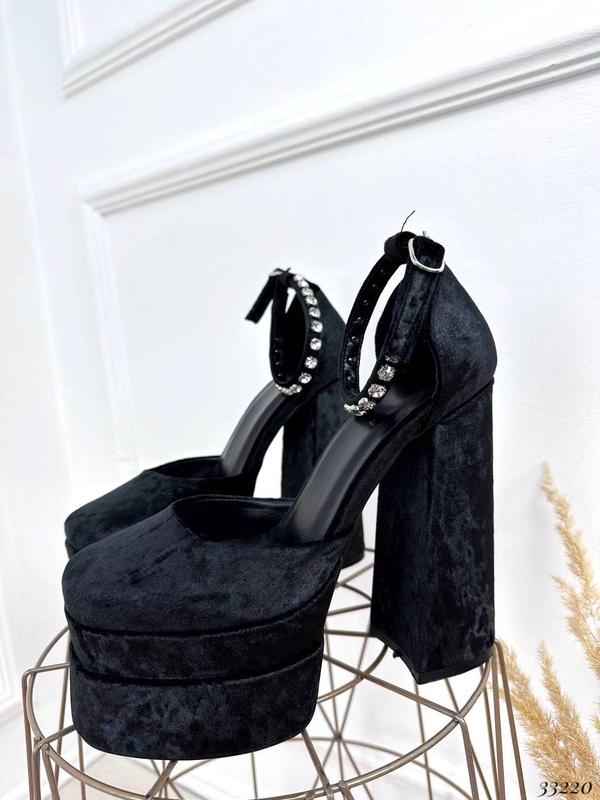 Туфли на высоком каблуке — цена 2300 грн в каталоге Туфли Купить женские вещи по доступной цене