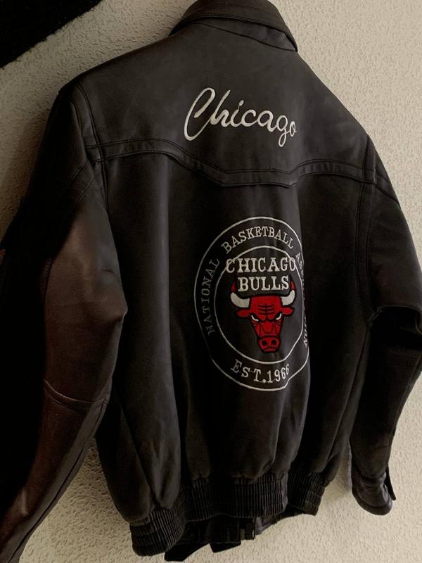 Шкіряна куртка бомбер вінтаж chicago bulls — цена 1400 грн в каталоге ...