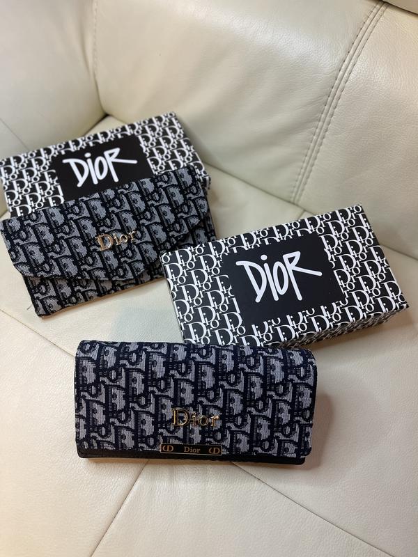 Кошелек в стиле диор — цена 1000 грн в каталоге Кошельки Купить аксессуары по доступной цене на