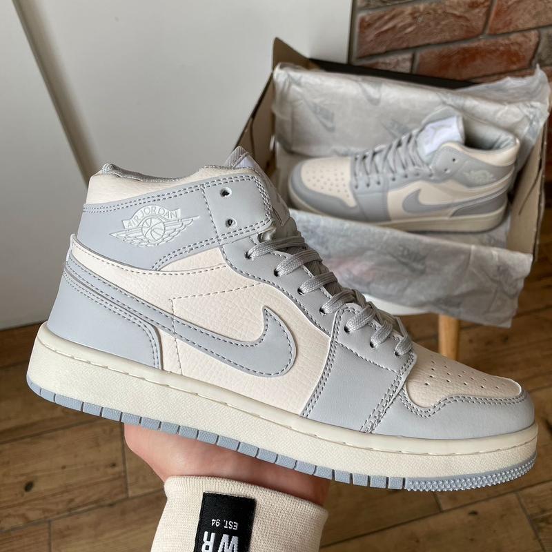 Женские кожаные кроссовки nike air jordan 1 retro high найк джорданы ...
