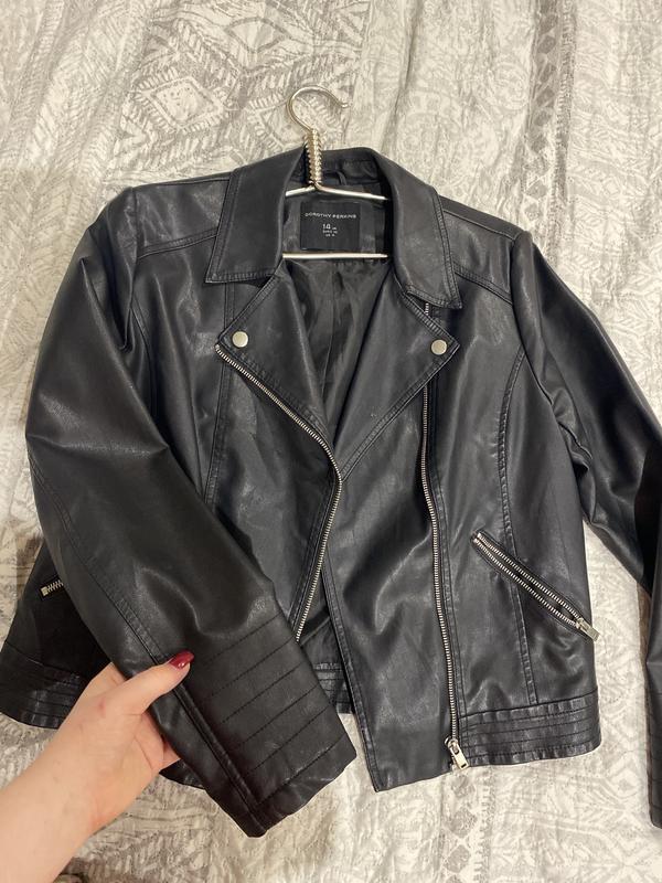 Кожанка косуха — ціна 300 грн у каталозі Куртки Купити жіночі речі за доступною ціною на Шафі