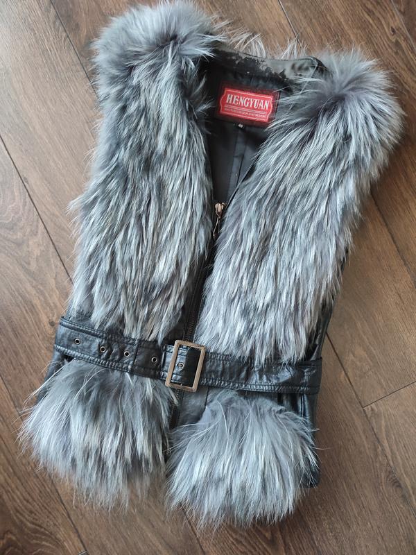 Хутряна жилетка — цена 400 грн в каталоге Жилетки Купить женские вещи по доступной цене на Шафе