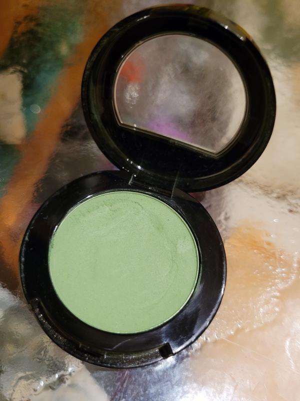 Тени — цена 50 грн в каталоге Тени для век Купить товары для красоты и ...