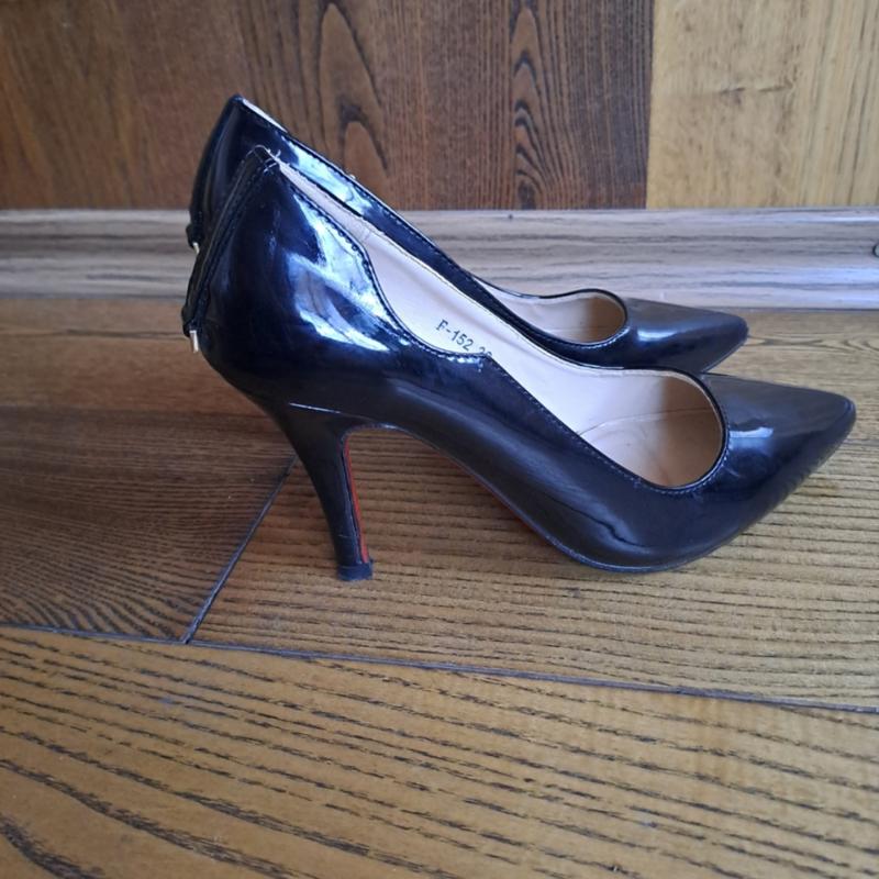 Лодочки на каблуку — ціна 350 грн у каталозі Туфлі Купити жіночі речі за доступною ціною на Шафі
