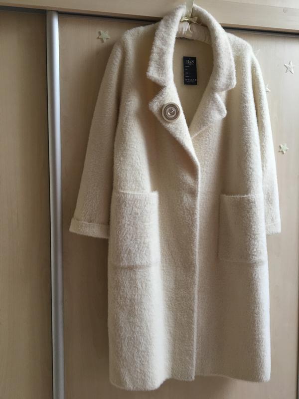 Белое пальто из ангоры с чем носить - 83 фото