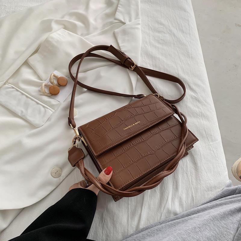 Сумка — цена 699 грн в каталоге Кросс боди Купить аксессуары по доступной цене на Шафе Украина