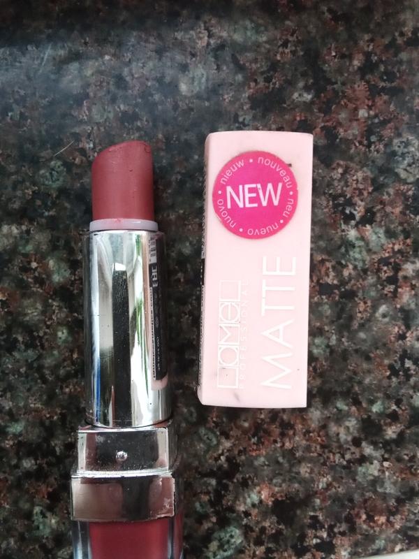 Помада б у — цена 150 грн в каталоге Помада для губ Купить товары для красоты и здоровья по