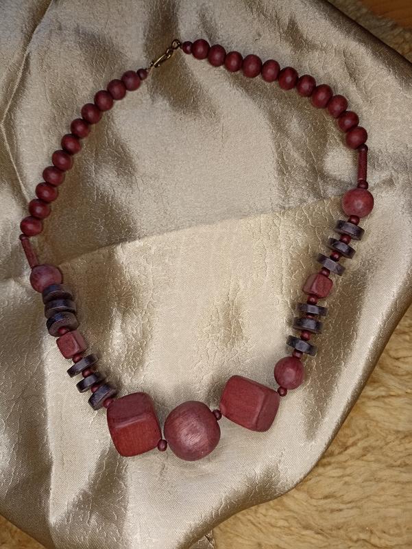 Буси коралі намисто — ціна 160 грн у каталозі Кольє і намиста Купити аксесуари за доступною