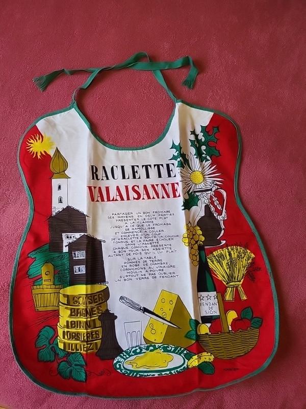 Винтажный фартушок слюнявчик Kreier — цена 260 грн в каталоге Фартуки Купить товары для дома и