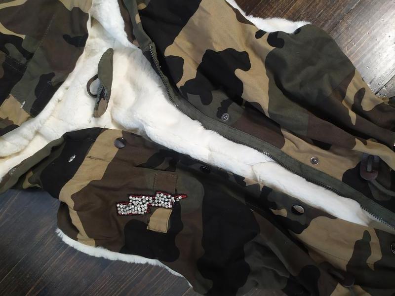 Крута комуфляжна желетка — цена 500 грн в каталоге Жилетки Купить женские вещи по доступной цене