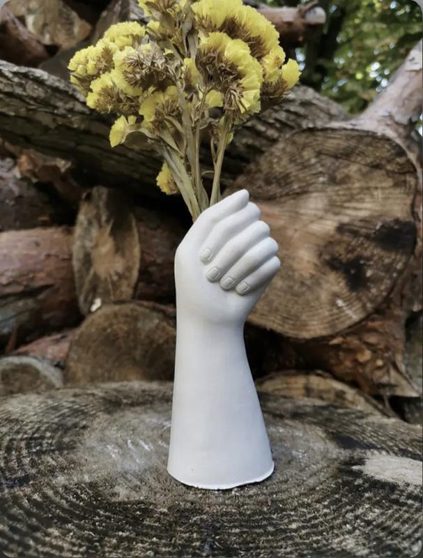 Кашпо кулак №2 — цена 140 грн в каталоге Кашпо Купить товары для дома и быта по доступной цене