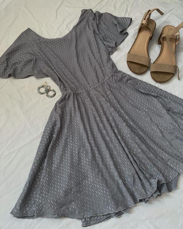 Сіра святкова сукня — ціна 315 грн у каталозі Короткі сукні Купити жіночі речі за доступною