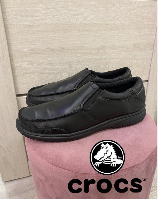 Мокасини crocs shaw leather loafer лоферы m/9/27 — цена 940 грн в ...