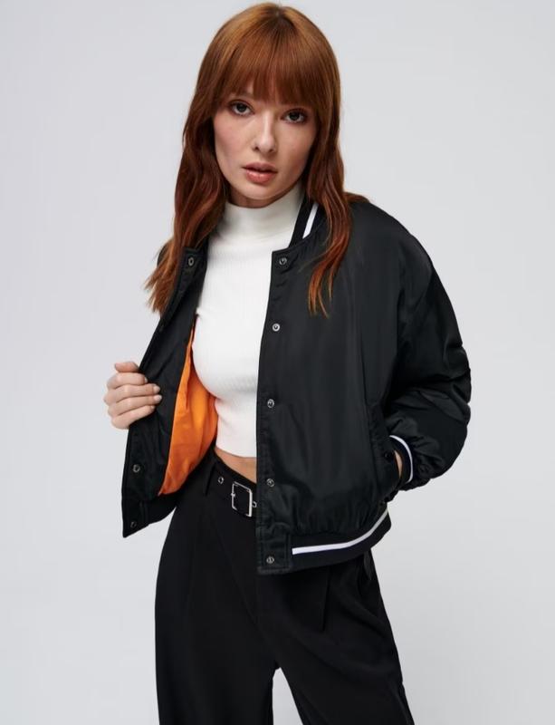 Куртка бомбер — ціна 690 грн у каталозі Куртки Купити жіночі речі за доступною ціною на Шафі