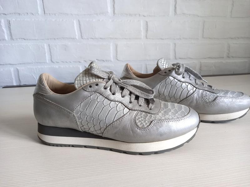 Отличные кожаные кроссовки Navyboot — ціна 750 грн у каталозі Кросівки Купити жіночі речі за