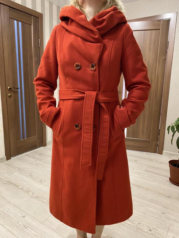 Червоне пальто з капюшоном — ціна 1000 грн у каталозі Пальто Купити