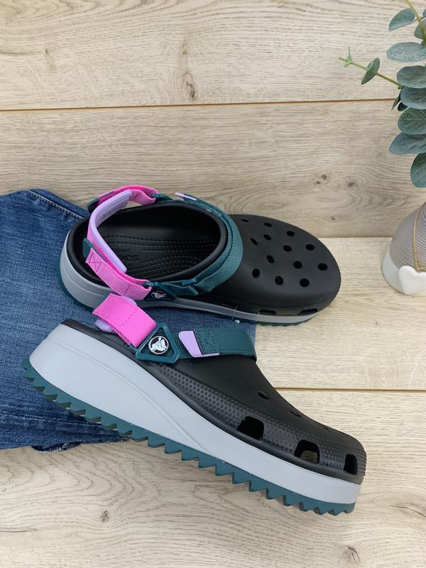 Классные кроксы на платформе crocs hiker clog 206772-988 — цена 2999 ...