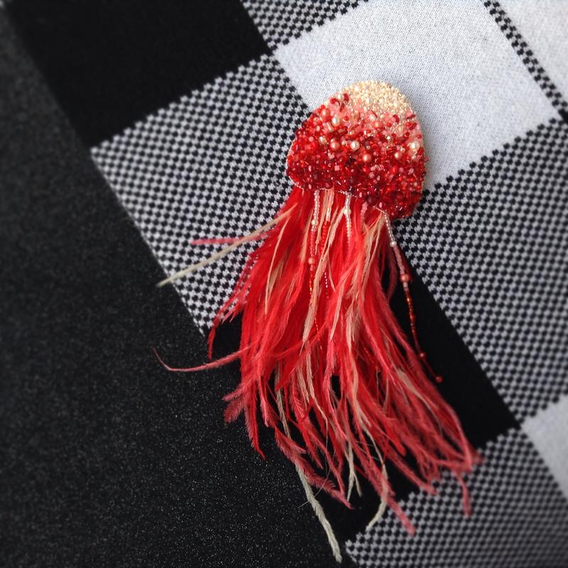 Брошка медуза червона — ціна 950 грн у каталозі Брошки Купити аксесуари за доступною ціною на