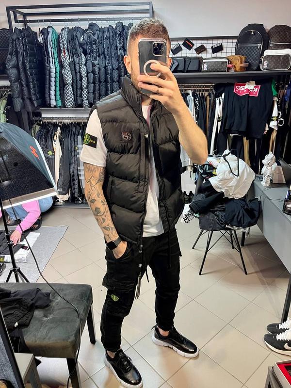 Жилетка — цена 1950 грн в каталоге Жилетки Купить мужские вещи по доступной цене на Шафе