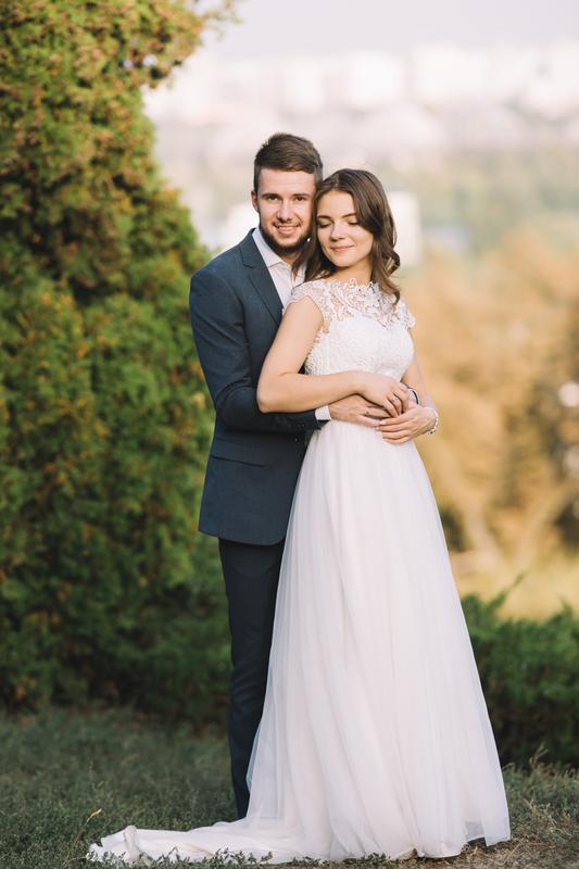 Весільна випускна сукня — ціна 4000 грн у каталозі Весільні сукні Купити жіночі речі за