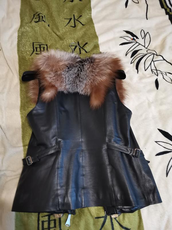 Желетка — ціна 3000 грн у каталозі Жилетки Купити жіночі речі за доступною ціною на Шафі