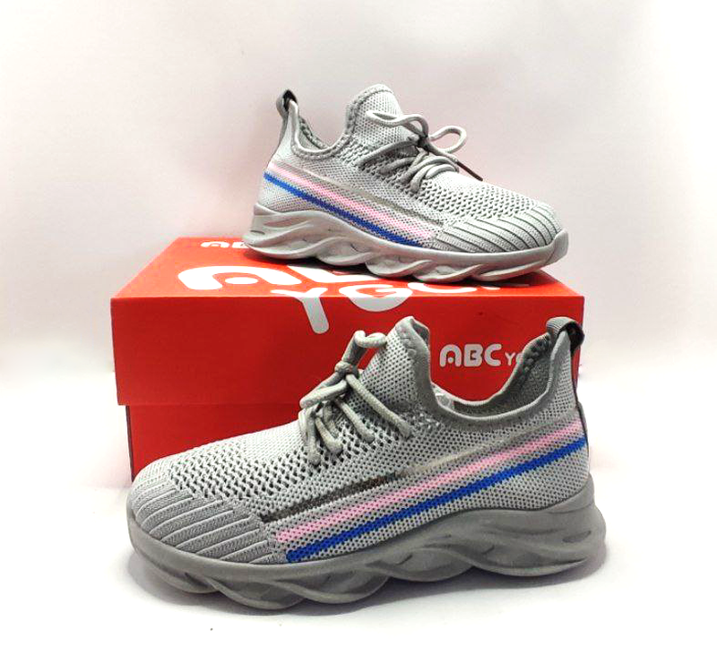 Легкі та зручні макасини Yeezy для дівчинки — ціна 360 грн у каталозі Кеди Купити дитячі речі