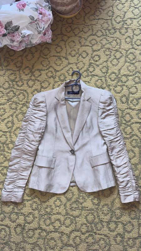 Пиджак Zara р м — цена 100 грн в каталоге Пиджаки и жакеты Купить женские вещи по доступной цене
