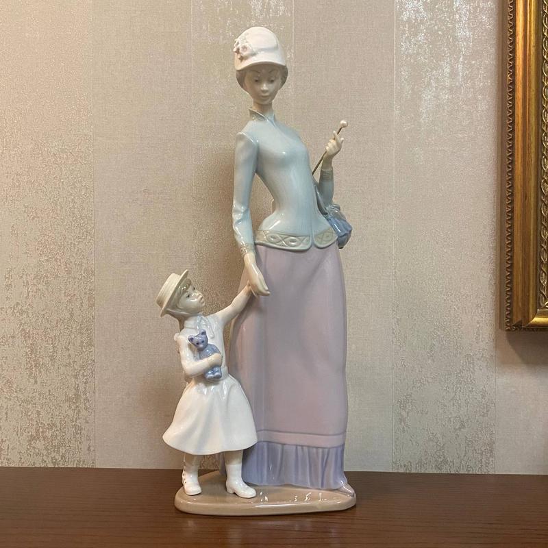 Порцелянова статуетка Lladro «дама з дівчинкою — ціна 6800 грн у каталозі Статуетки Купити