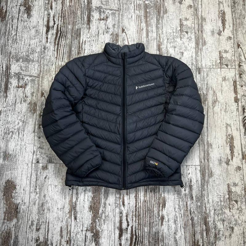 Микропуховик Peak Perfomance — цена 2190 грн в каталоге Пуховики Купить мужские вещи по