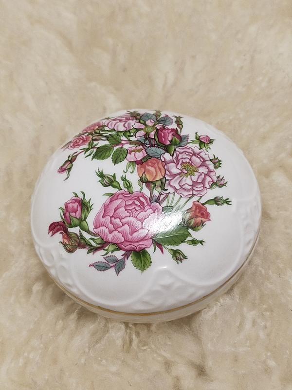 Красива фарфорова скринька Rose Garden — ціна 355 грн у каталозі Скриньки Купити товари для дому