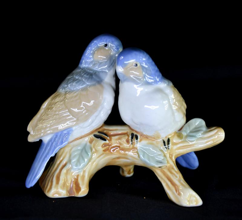 Статуэтка фарфоровая две птички на ветке — цена 2000 грн в каталоге