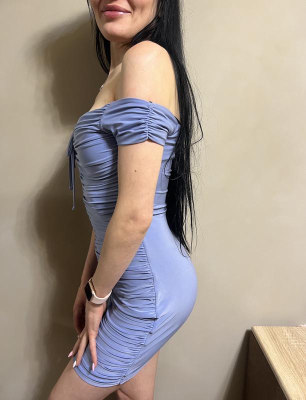 Сукня Quiz блакитного небесного кольору коротка міні із затяжкою — ціна 99 грн у каталозі