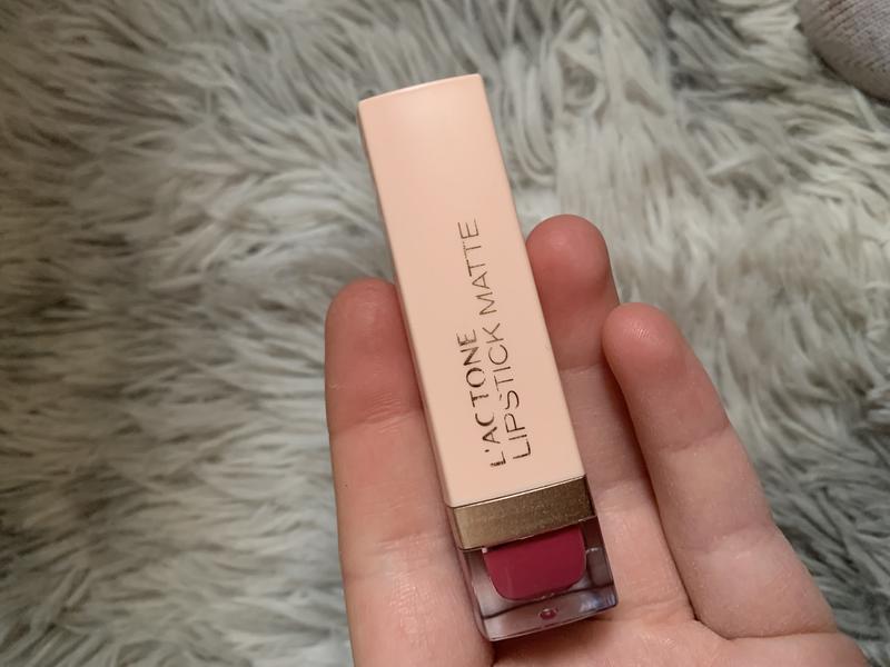 Помада — цена 90 грн в каталоге Помада для губ Купить товары для красоты и здоровья по доступной