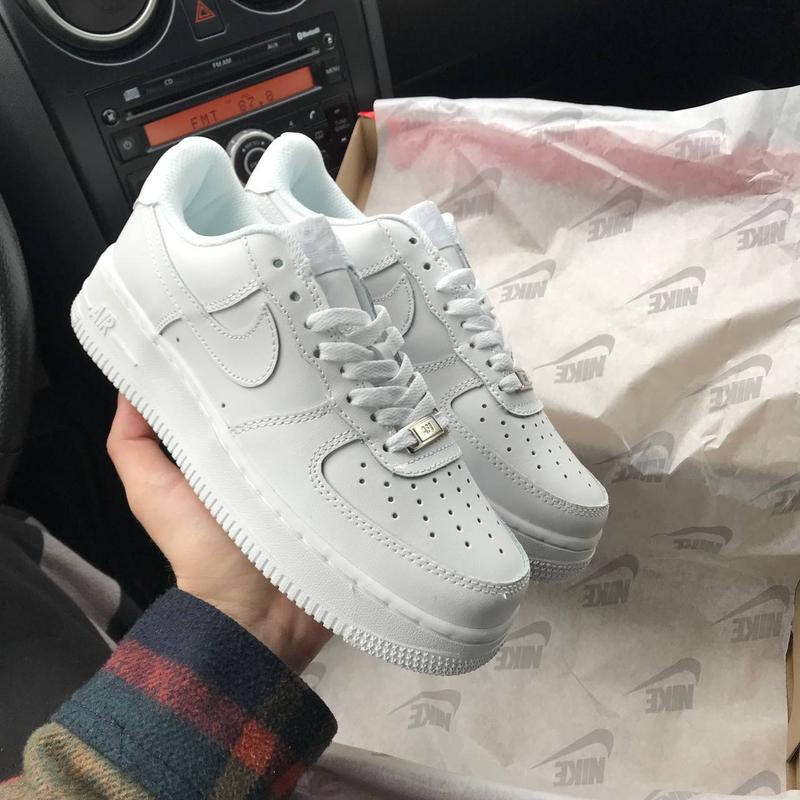 Классические белые кроссовки nike air force 1 білі жіночі кросівки найк ...