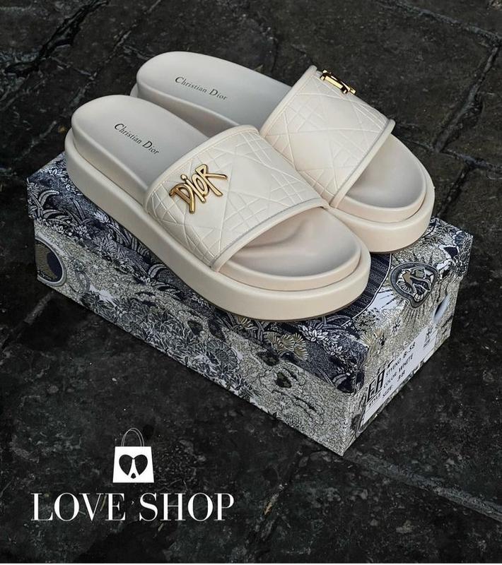 Шльопанці — ціна 1000 грн у каталозі Шльопанці Купити жіночі речі за