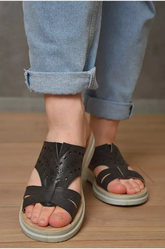 Шльопанці — ціна 550 грн у каталозі Шльопанці Купити жіночі речі за доступною ціною на Шафі