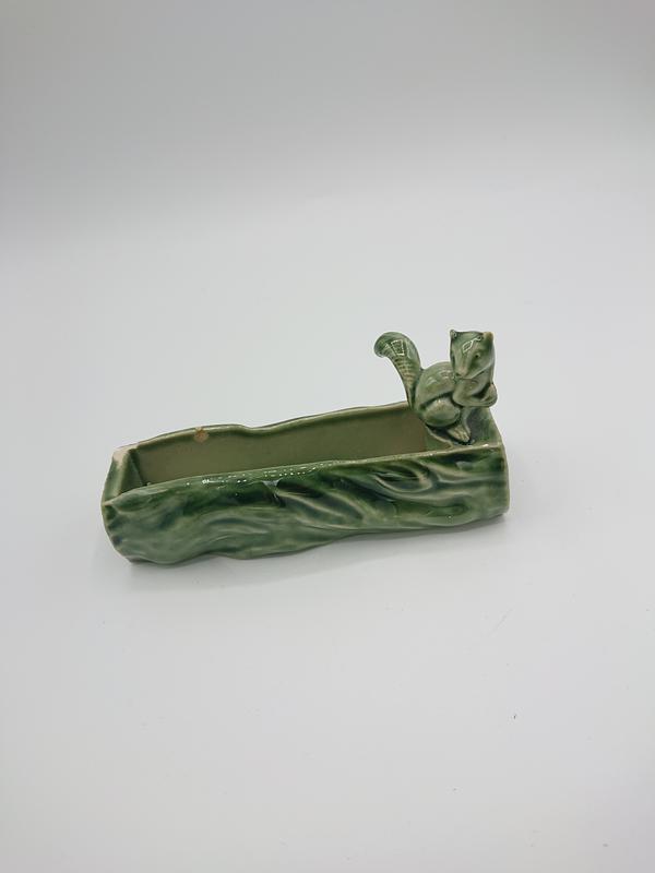 Вінтажна зелена білка на колоді колекційна кераміка Wade England — ціна 220 грн у каталозі