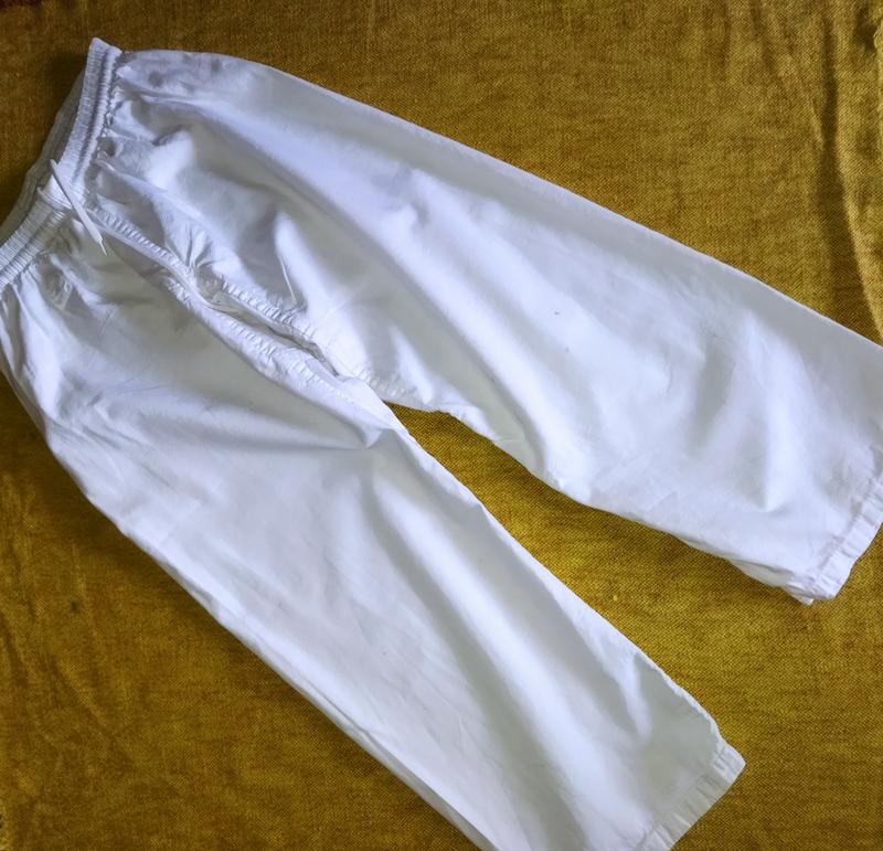 Легкі штани оверсайз — ціна 245 грн у каталозі Брюки Купити жіночі речі за доступною ціною на