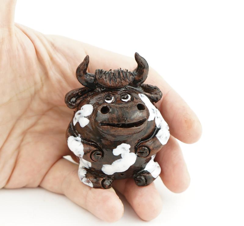 Фигурка в виде быка сувенирный бычок — цена 66 грн в каталоге Статуэтки Купить товары для дома и