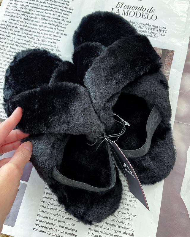 Хутряні капці з резинкою від Kangol — ціна 590 грн у каталозі Капці Купити жіночі речі за