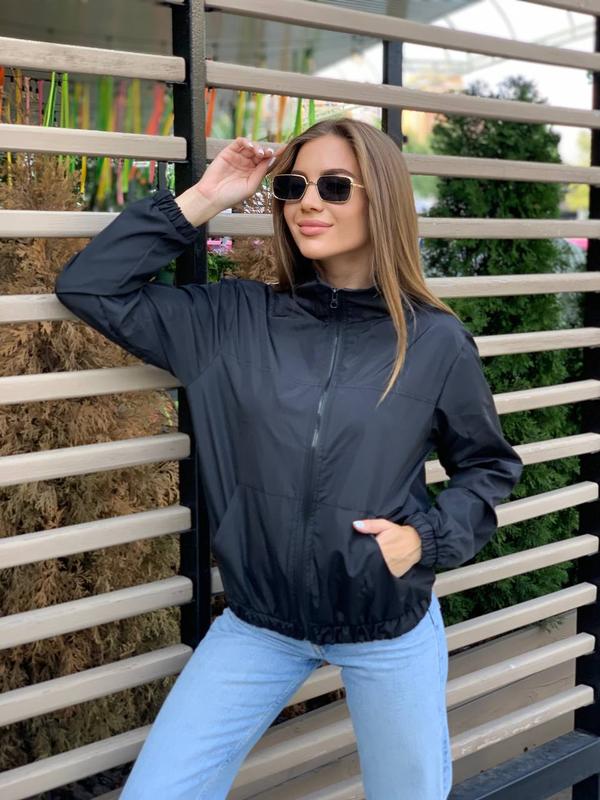 Бомбер чёрный ветровка — ціна 670 грн у каталозі Вітровки Купити жіночі речі за доступною