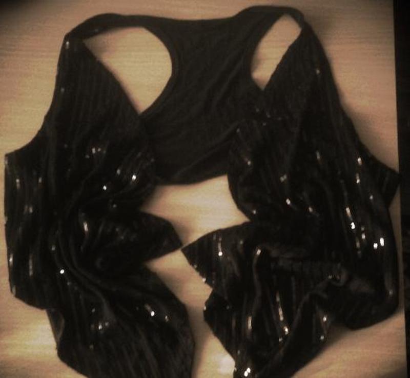 Жилетка — ціна 35 грн у каталозі Жилети Купити жіночі речі за доступною ціною на Шафі Україна