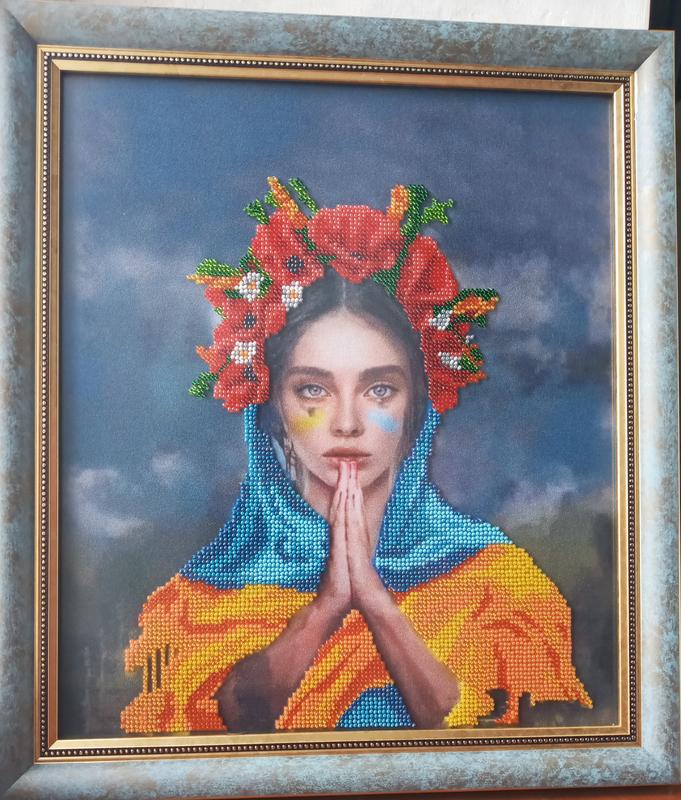 Картина вишита бисером молитва за украину — цена 1500 грн в каталоге